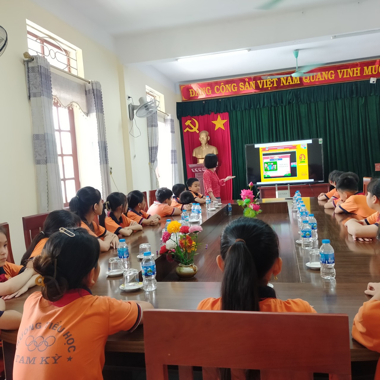 KIM THÀNH: HỘI ĐỒNG ĐỘI HUYỆN TRIỂN KHAI CHƯƠNG TRÌNH THIẾU NHI VIỆT ...